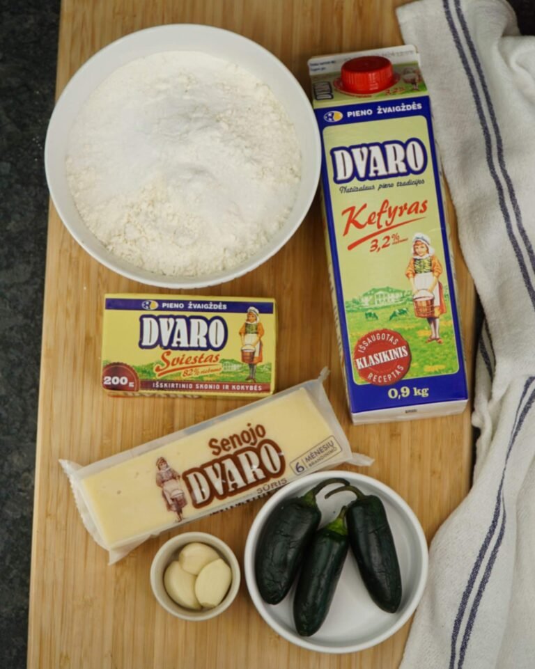 KEFYRO SAUSAINIAI SU JALAPENAIS IR SŪRIU